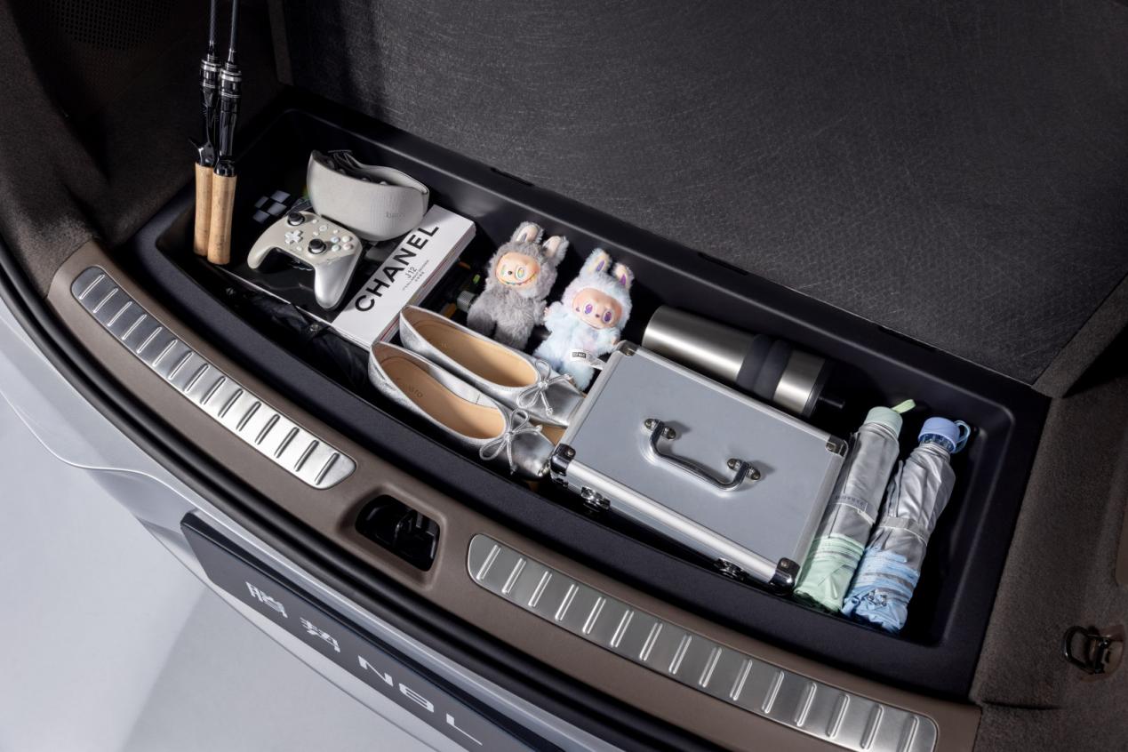 29.98万元起！腾势N8L正式上市，以“五心三感”打造“美好出行家” - EV视界